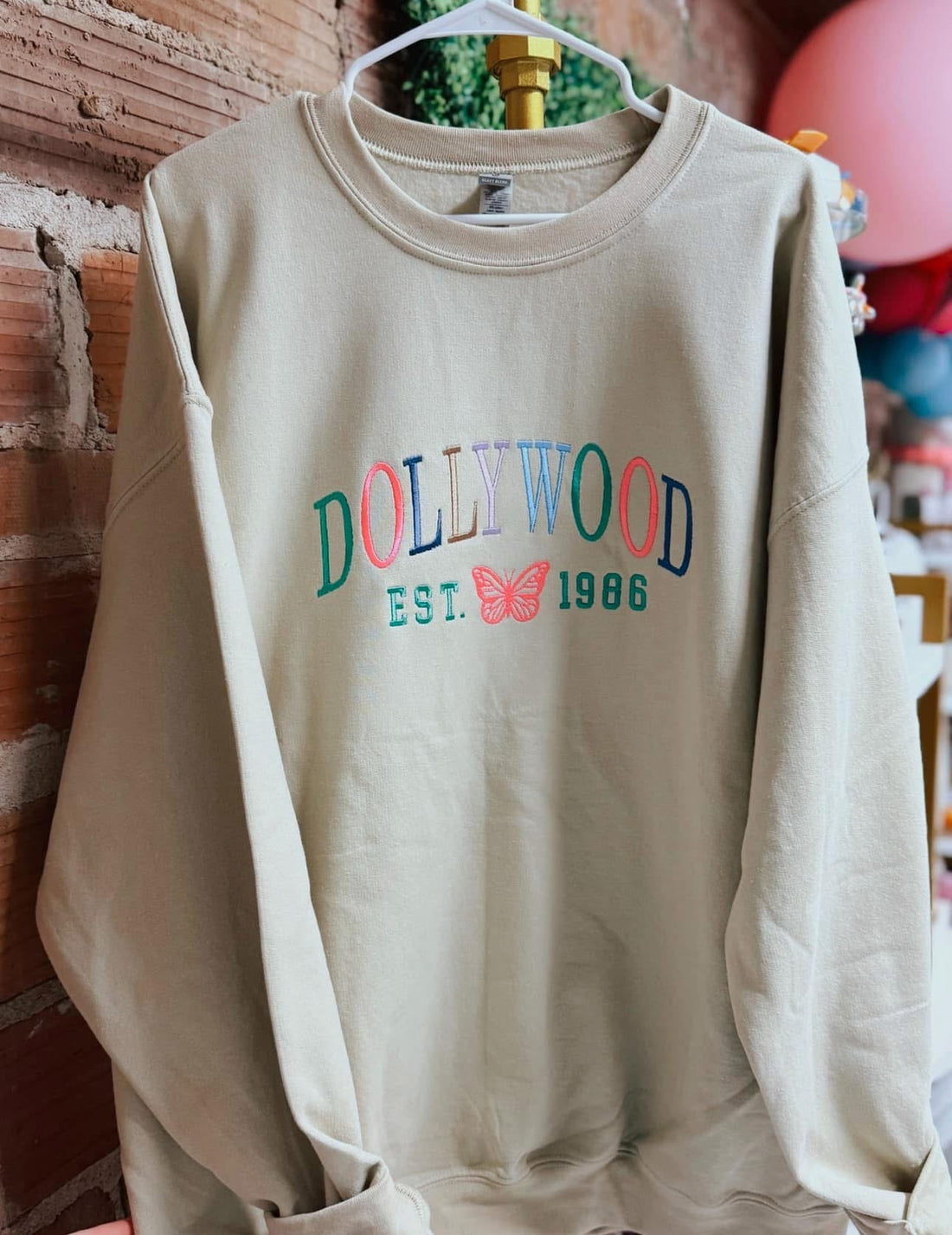 Dollywood Sweatshirt – Sweet Pete's